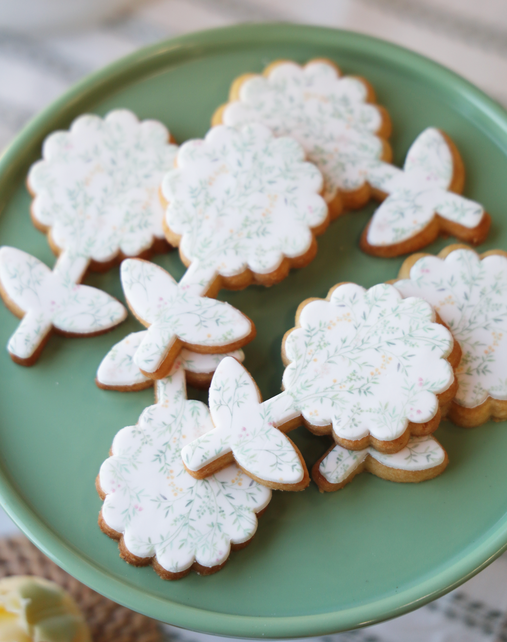 Floral + Vines Flower Shape Cookies Set (12) – ZestBakeshop